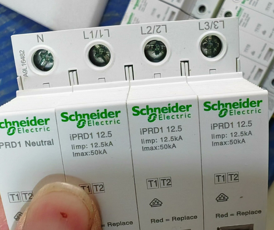 Schneider A9L16482 Surge Protection Device (SPD) - Contactor,circuit ...
